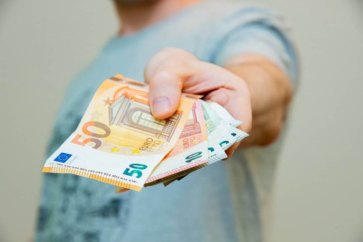 Kako napraviti plan isplate svih dugovanja - Extracafe.rs